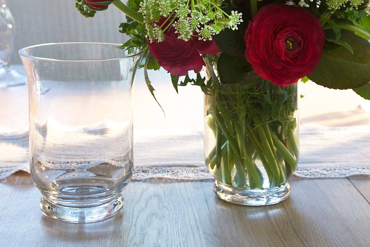 Rent Medium Glass Vases for Flower Display